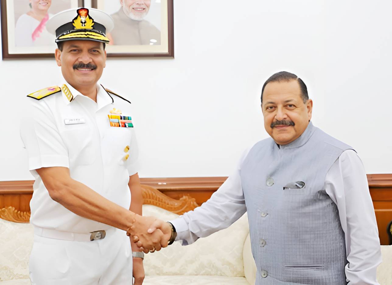 Union Minister-CNS discuss Navy’s role in Gaganyaan & Samudrayaan - VIS